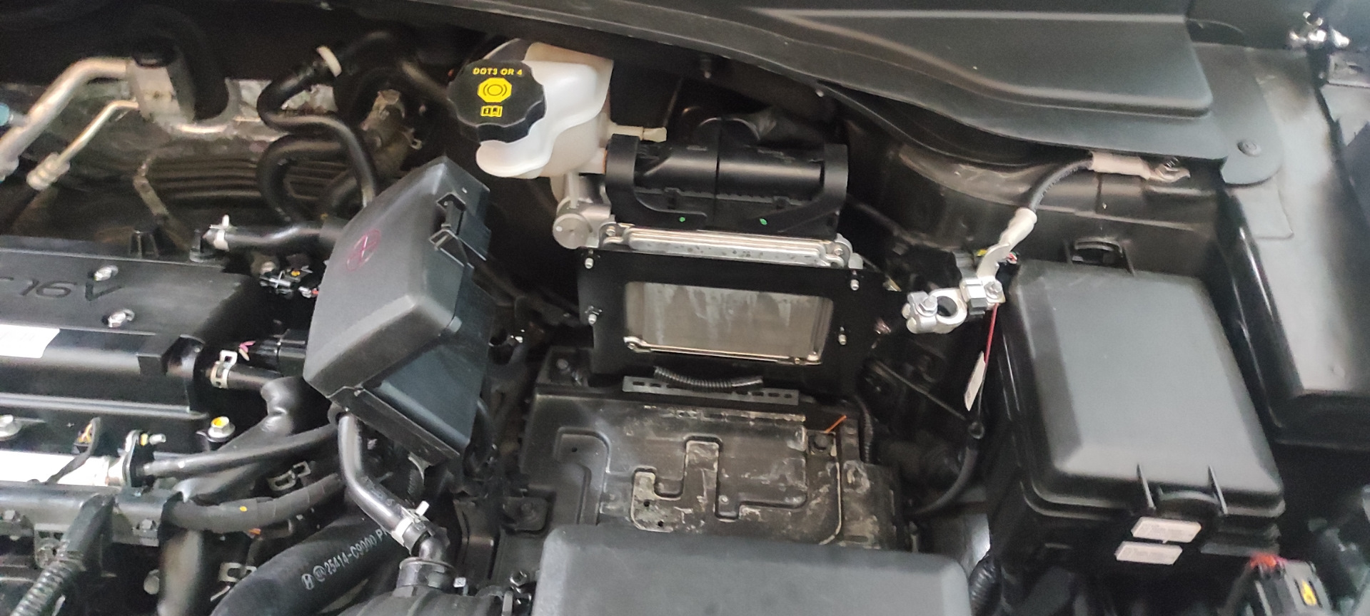 Removing the Hyundai Creta battery mounting pad